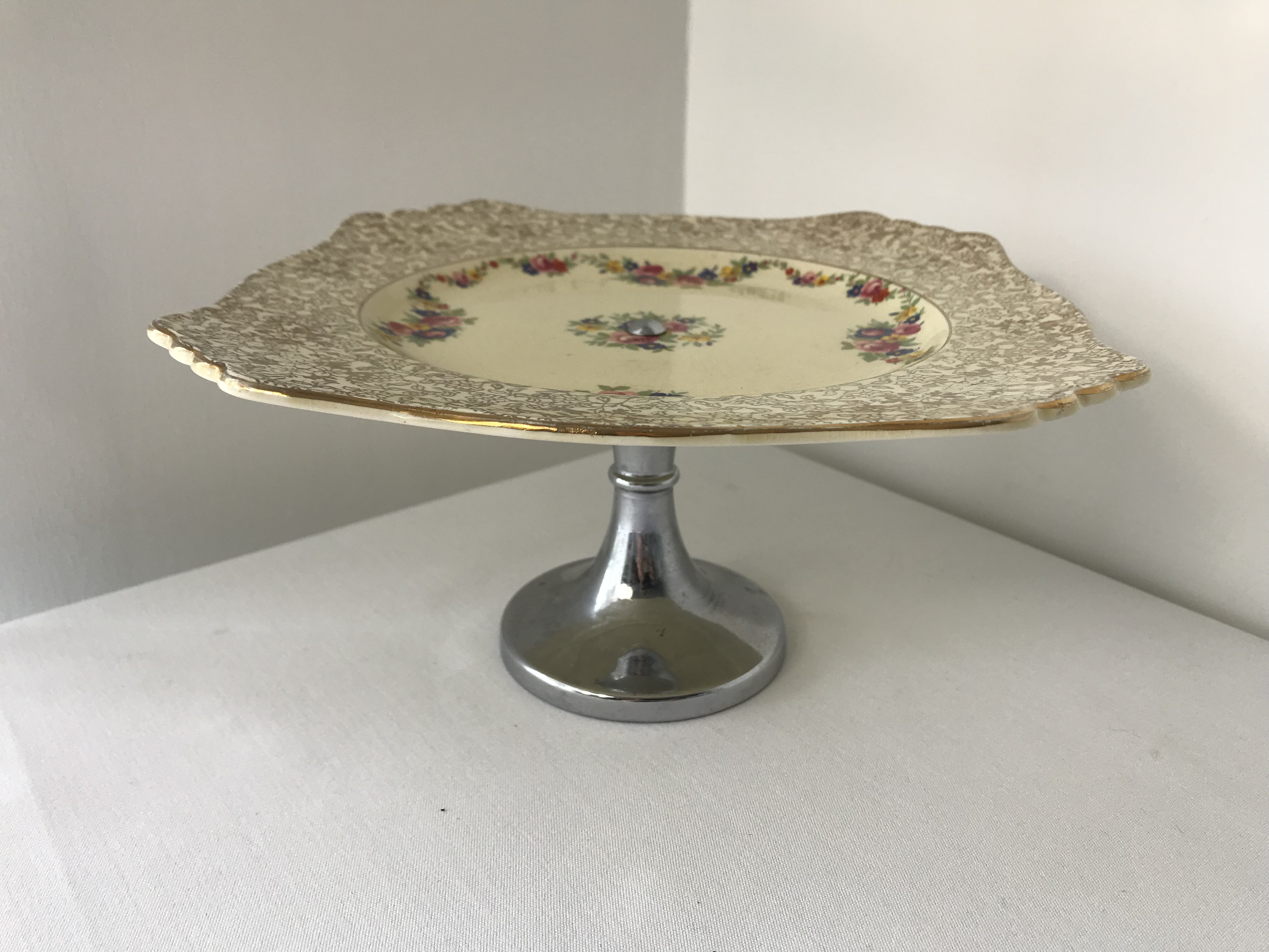 Single Tier Cake Stands - Lancashire Catering Hire